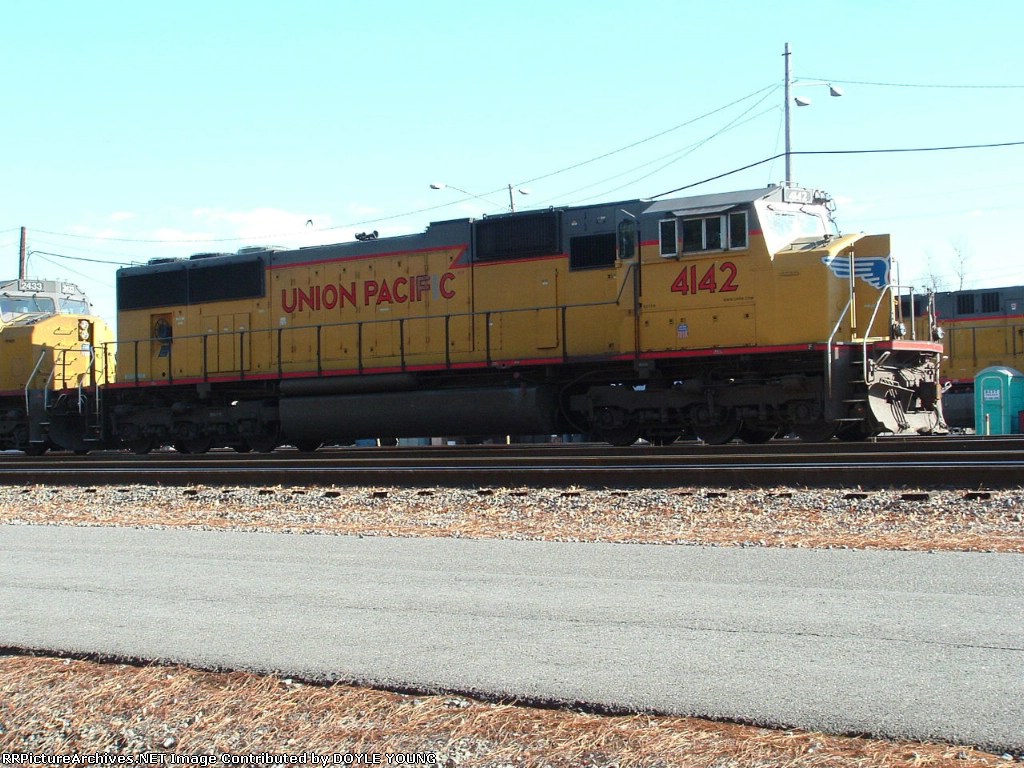 UP 4142 What happened to the last "I"?